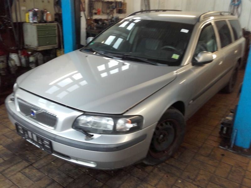 VOLVO V70 II (P80_) 2.4